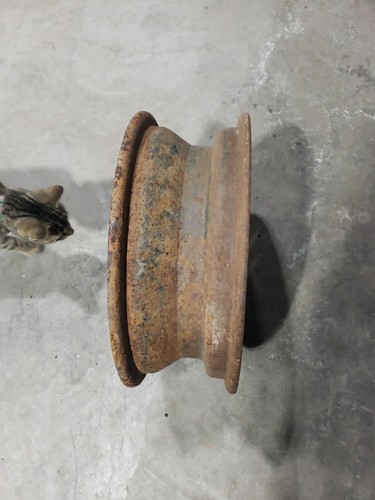 1949-1953 Original GM 15" x 5" Steel Wheel 4 3/4" Center Cap Clips | eBay