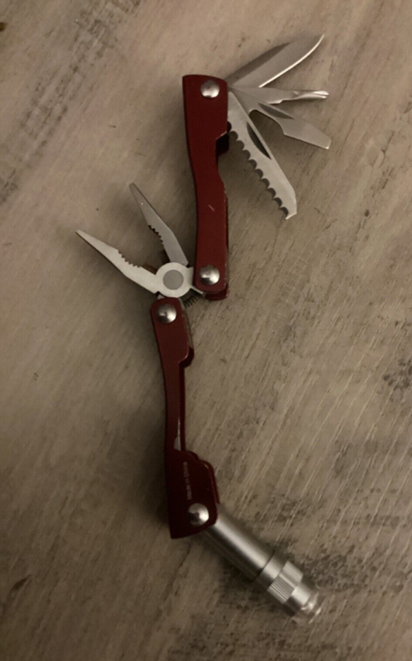 BROOKSTONE POCKET KNIFE MULTI TOOL FLASHLIGHT | eBay