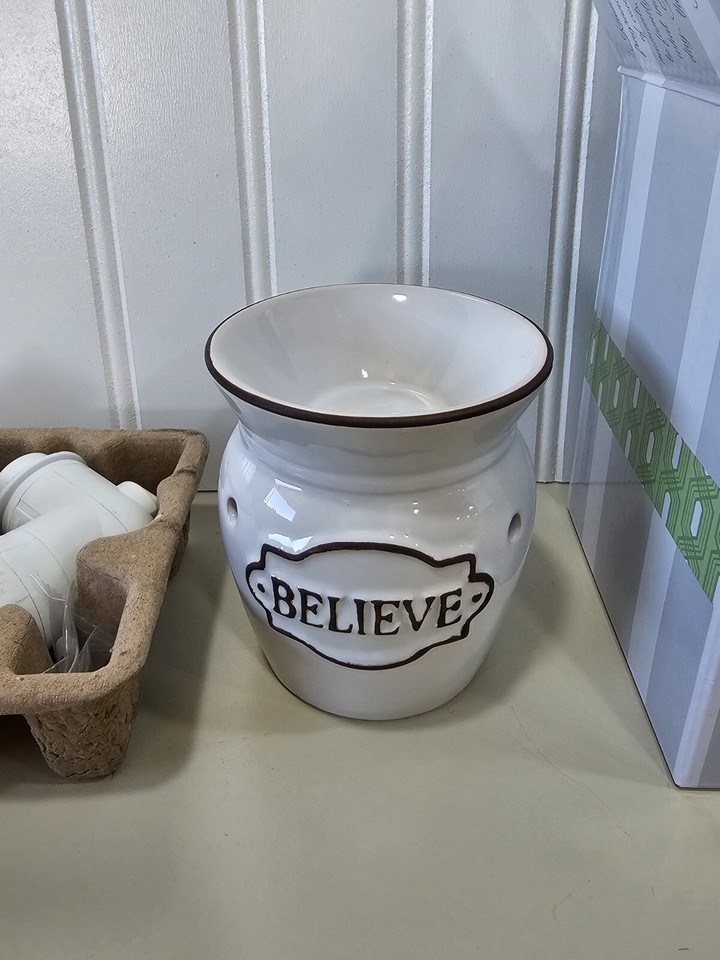 Scentsy Believe Wax Mini Warmer White Wall Plug-In Night Light Ceramic ...