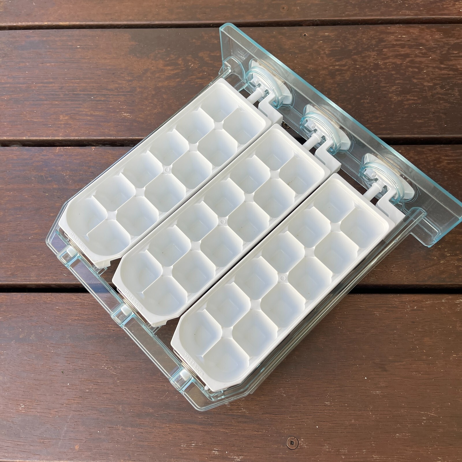 1461080 Westinghouse fridge freezer triple ice cube maker tray WSE6100 ...