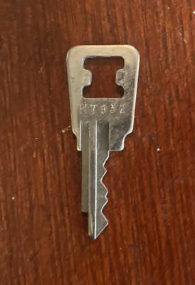 GENUINE VINTAGE HONDA FACTORY PRE CUT MOTORCYCLE KEY NOS! Key code ...