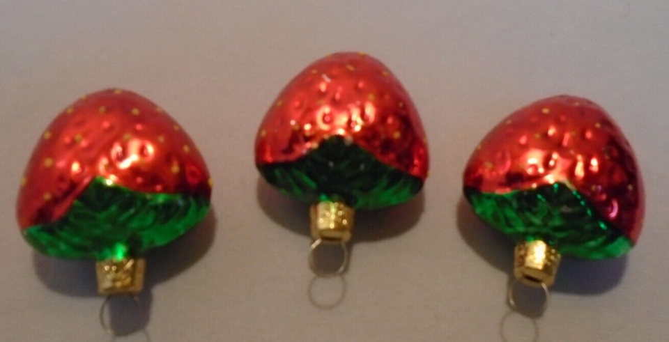 Czechoslovakia STRAWBERRY Red 3 Glass Christmas Ornament Mica2x1.5 VTG ...
