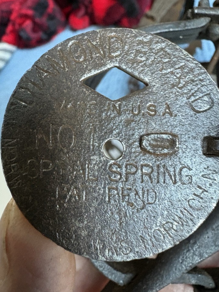 Three Small Jump Traps Kwik Grip Blake And Lamb Diamond Brown Vintage ...