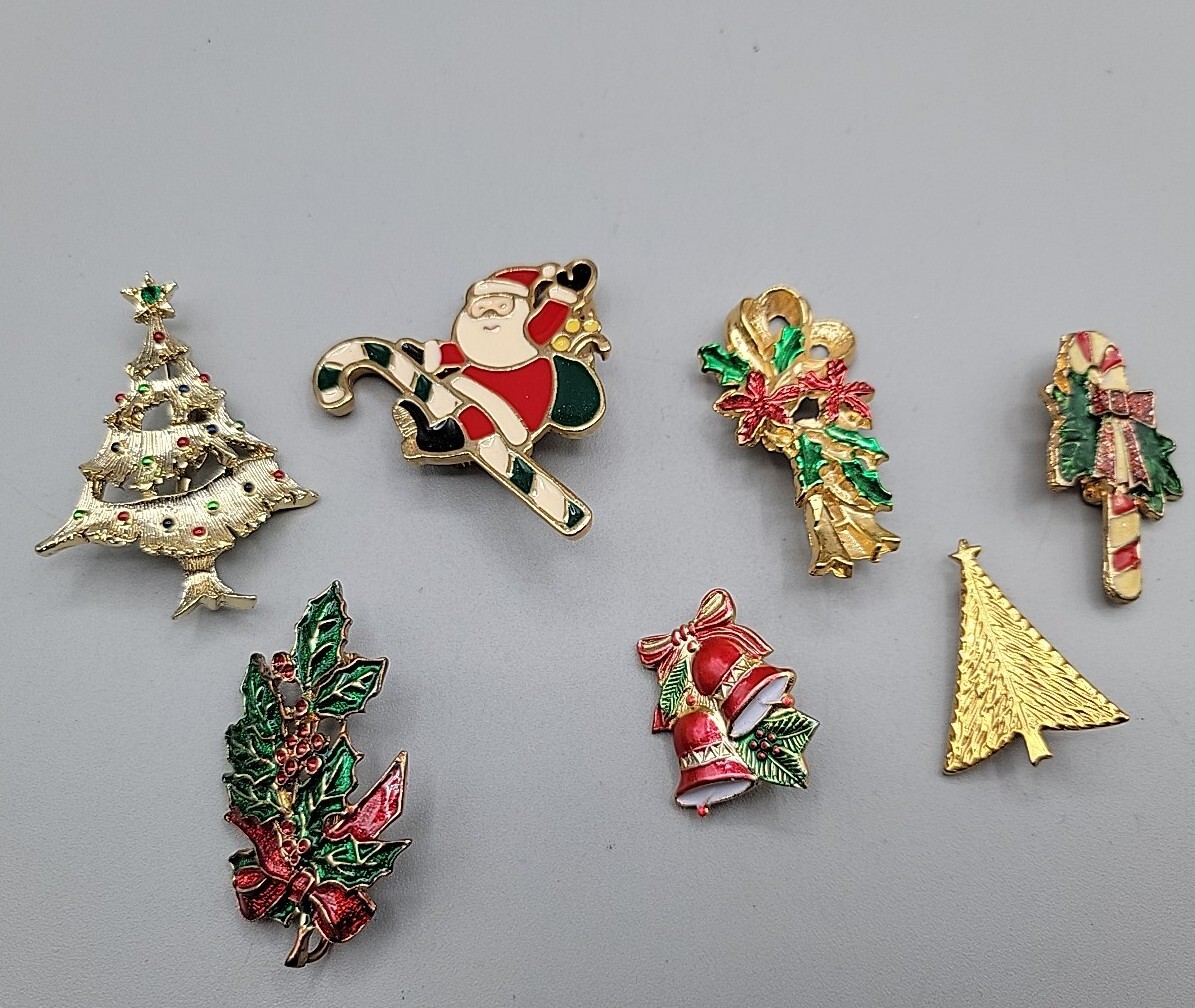 7 Vintage Christmas Brooch Pins Some Signed Santa Bel… - Gem