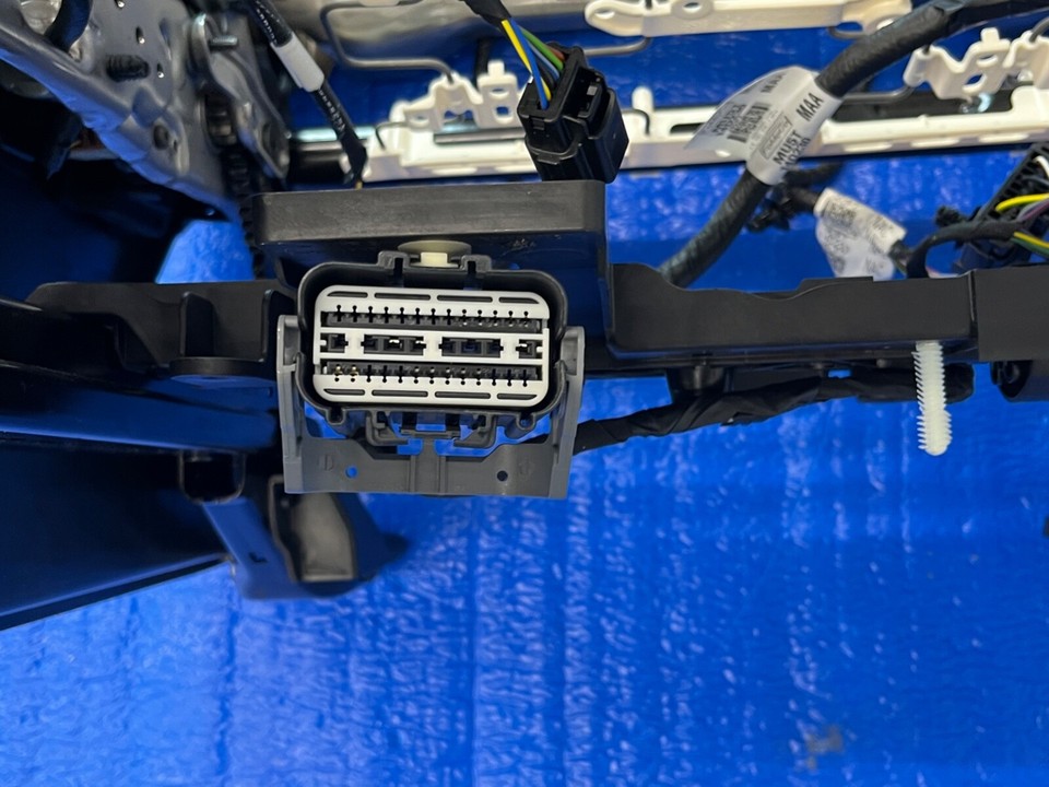 2021-2026 FORD F150 XLT ELECTRIC SEAT TRACK RIGHT PASSENGER POWER 8 WAY ...