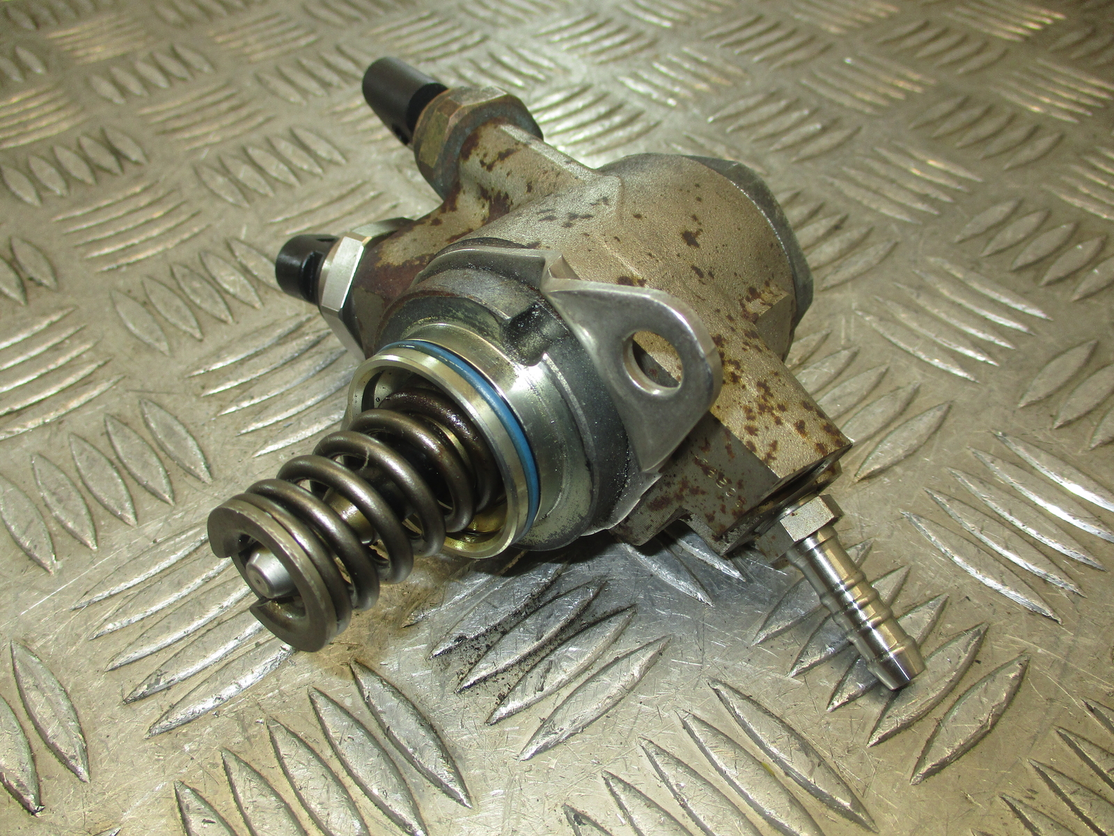 2012 Audi S5 3.0 TFSi CGW. High Pressure Fuel Pump 06E906051K ...