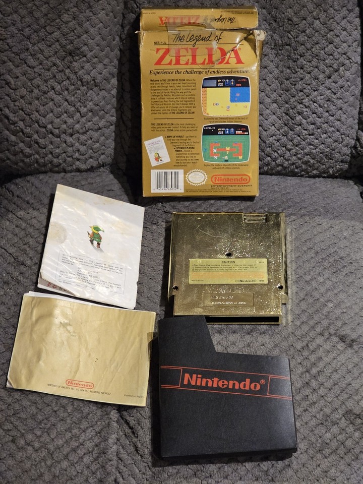 The Legend of Zelda Nintendo NES CIB COMPLETE w BOX MANUAL Map ...