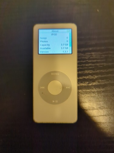 Apple 4GB iPod Nano - 1st Generation - White A1137 Tested And Working ...