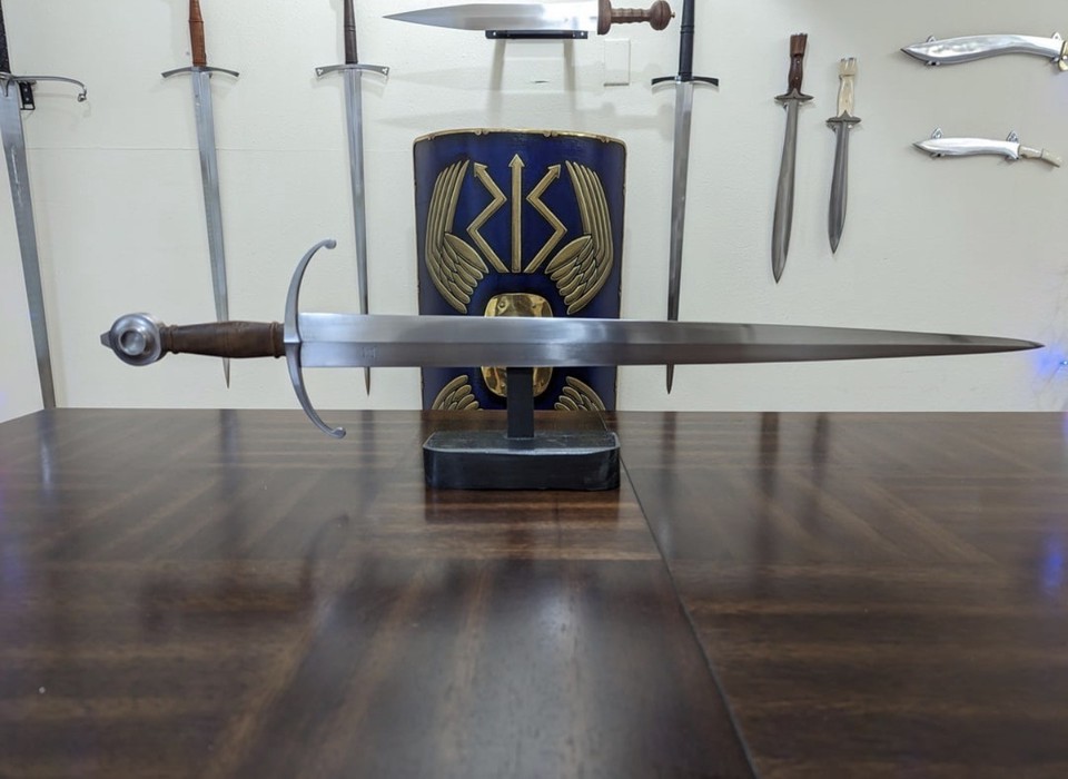 Type XVIIIb 10 & Monarch - Medieval Swords D2 Tool Steel With Leather ...