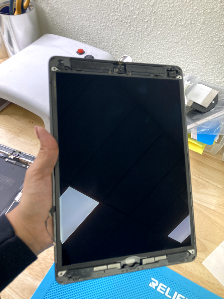 iPad 7th/8th/9th Gen Cracked Screen Repair Service (Glass/Digitizer ...
