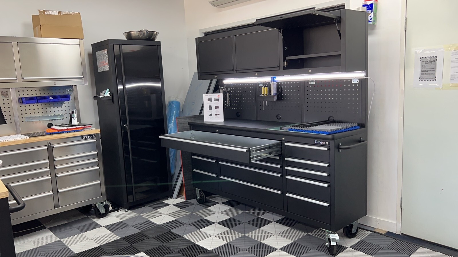 Pre -order GTX 1.8Mx1.8M Black PC Workbench Combo with Mega Drawer ...