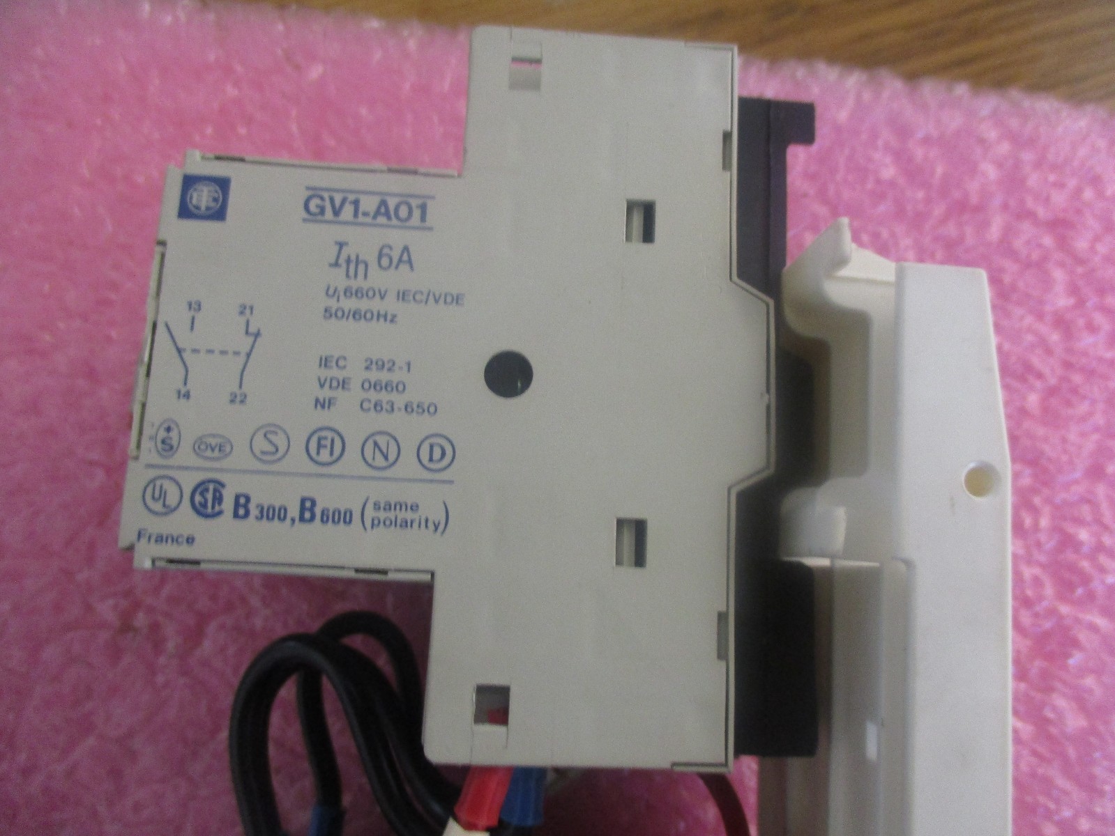 Telemecanique Assembly Model: LC1-D093 Motor Starter with GV1-A01 Aux ...