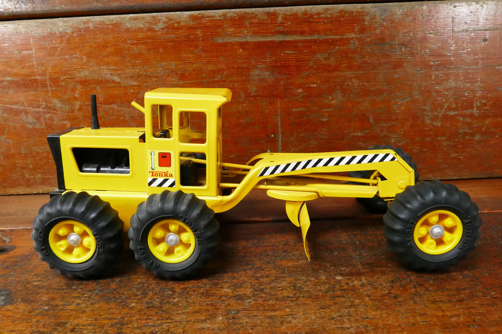 Vintage Yellow Tonka Road Scraper Grader Plow Tractor 16210-A Pressed ...