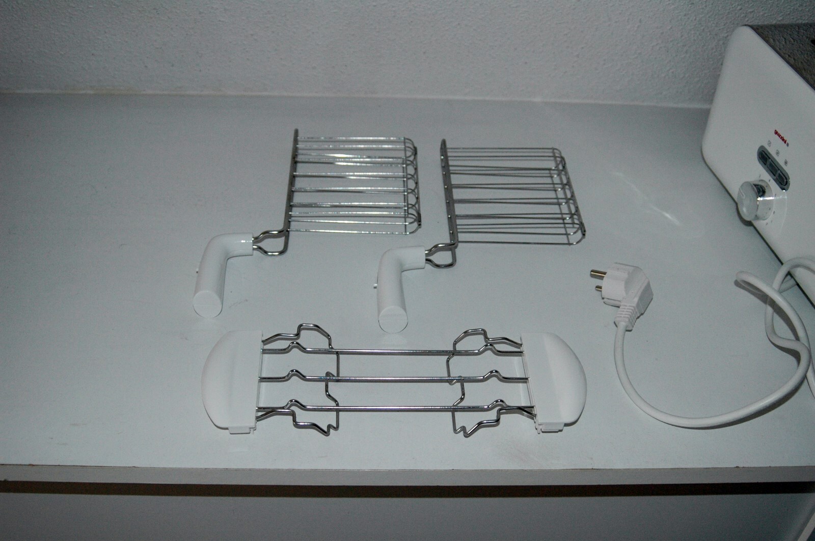 GUZZINI white G-style designer Toaster 850W 2 slots George Sowden ...