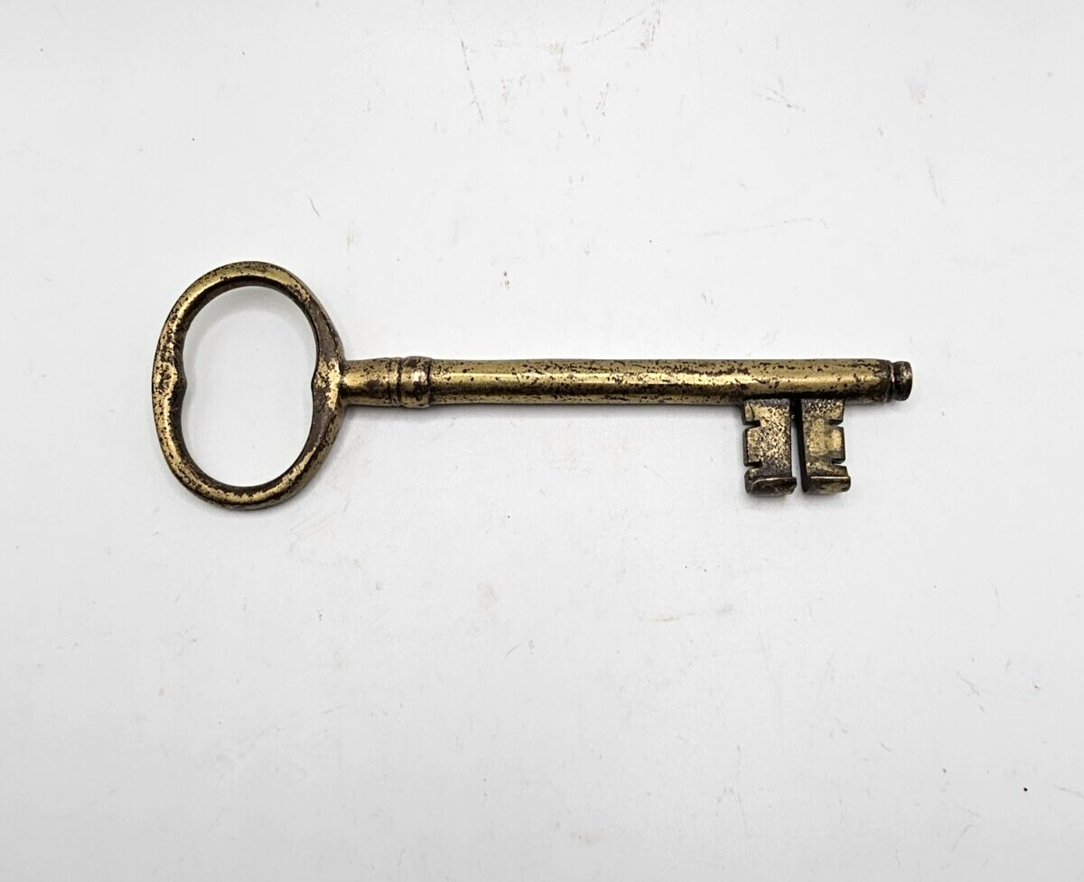 ANTIQUE LARGE IRON KEY CASTLE KEY JAIL HOUSE LOCK KEY CHURCH DOOR ...