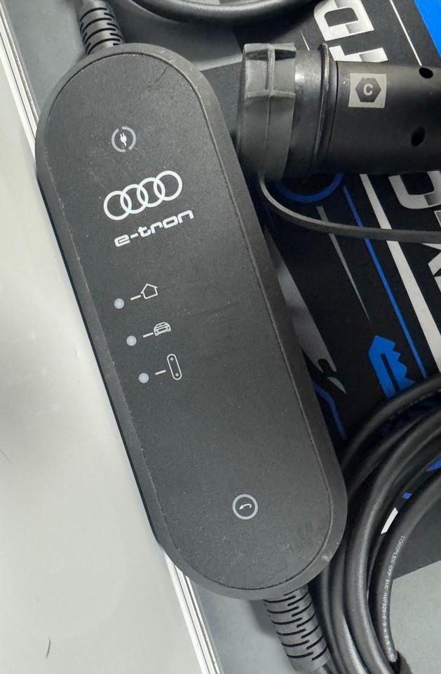 GENUINE AUDI E-TRON TYPE 2 3 PIN HOME CHARGER CHARGING CABLE 8V4.971. ...