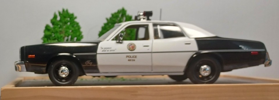 1/24 Green Light Plymouth Fury LAPD Adam 12 Police Car New | eBay