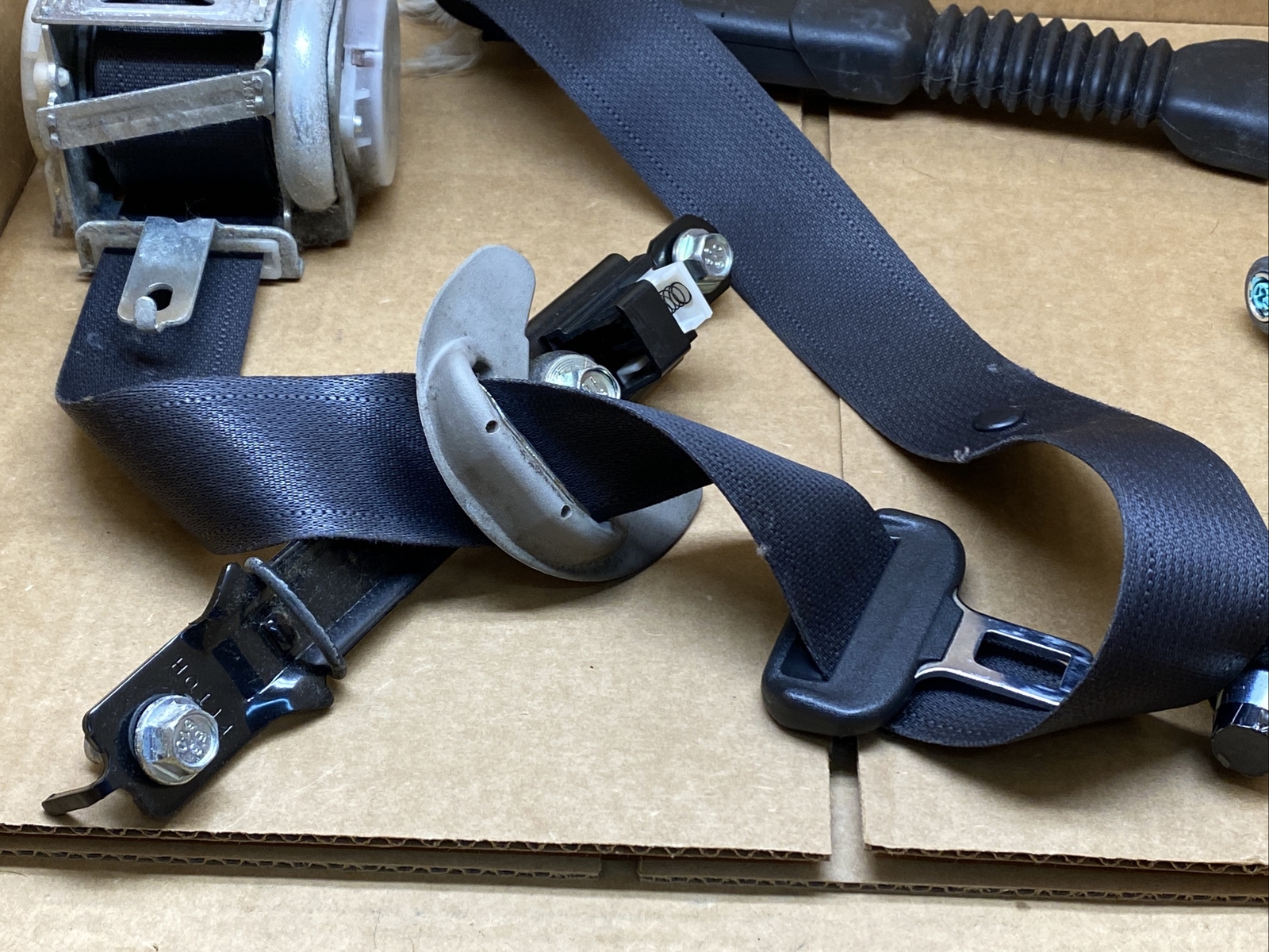 11-15 Kia Optima Front Left Driver Side Seat Belt Seatbelt Retractor ...