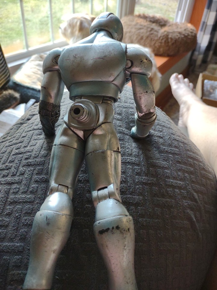 2001 Dragon Ball Z Meta Cooler Figure...in fair cond ....use for parts ...