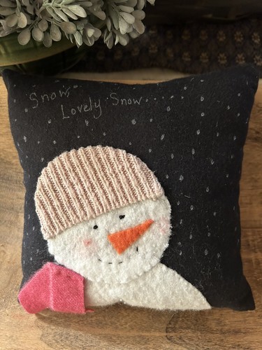 Primitive Stitchery Primitive Snowman Tuck Ornie Snowing Christmas ...