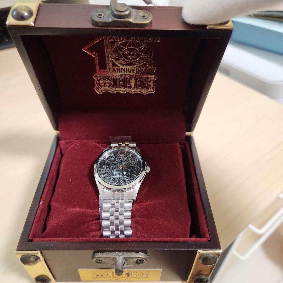 ONE PIECE 10th Anniversary Limited Watch Golden Compass Japan Edition ...