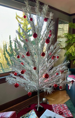 EVERGLEAM Vintage Christmas Tree - 7' Tall Silver Aluminum Metal - 73 ...