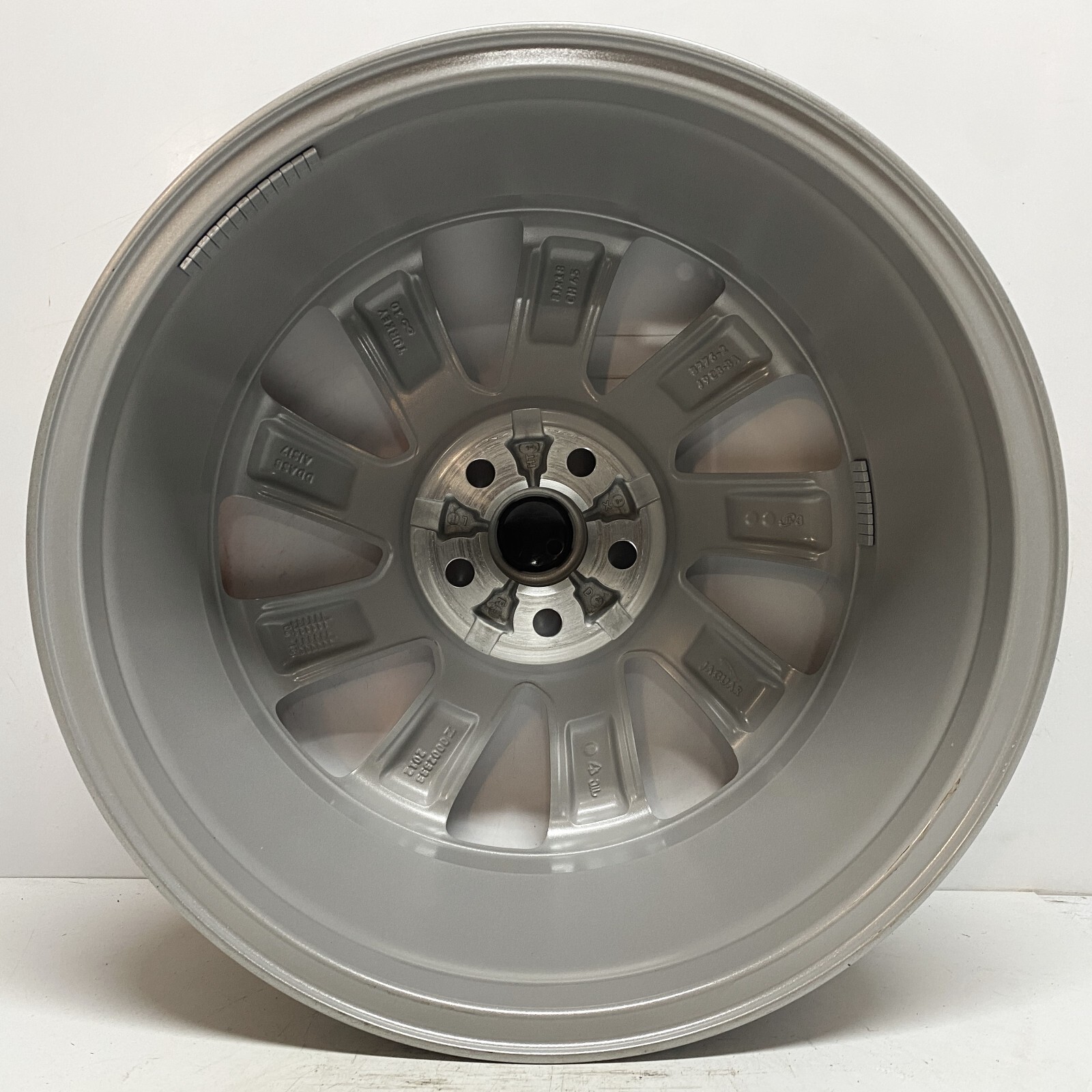 4x NEU Original Jaguar E-Pace 'Shakira' Felgen 8Jx18" J9C5195 ...