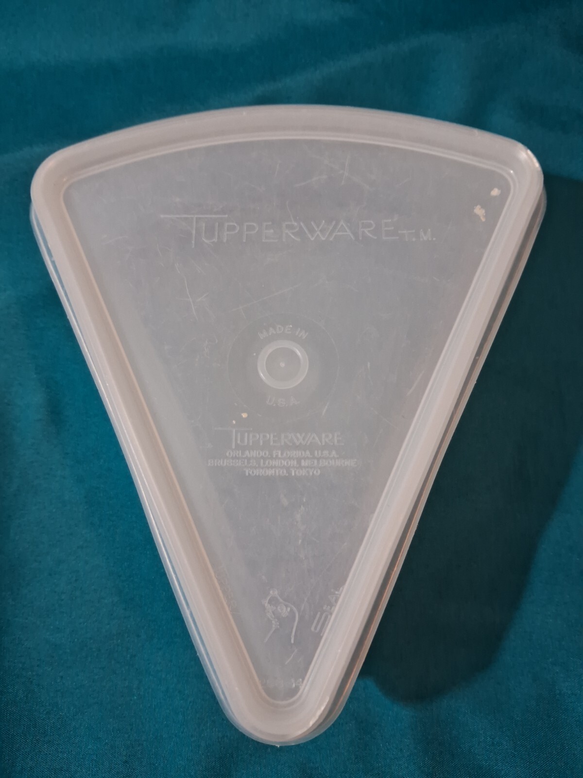 Vintage Tupperware Pizza Pie or Cake Saver. Clear w/Clear Tupper Seal ...