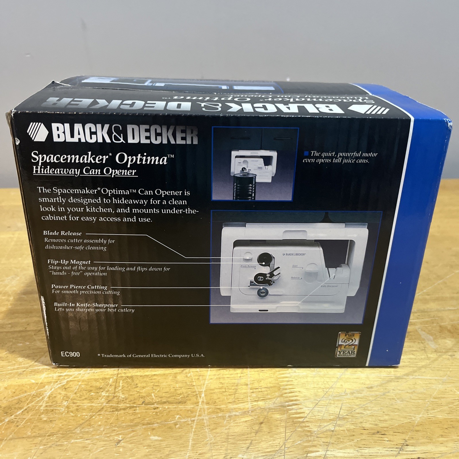 Black & Decker Spacemaker Optima Hideaway Can Opener Model EC900 NEW ...