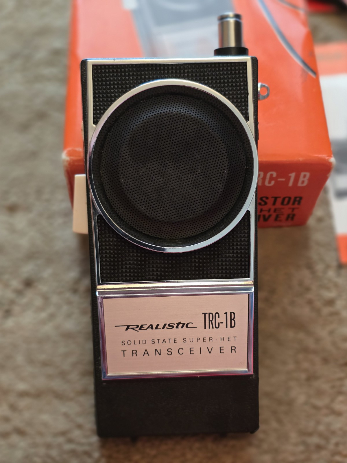 2 Vintage realistic TRC-1B Radios Shack Super Het 7 Transistor 21-102 ...