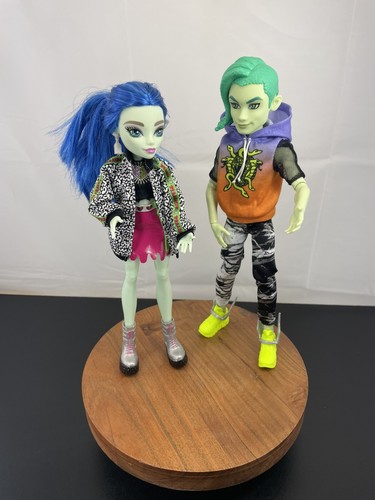 MONSTER HIGH Dolls Ghoula Yelps & Deuce Gorgon Coffee Bean | eBay
