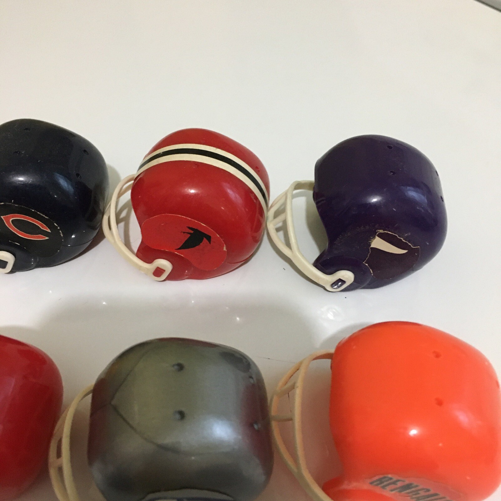 1980's Vintage LOT of 13 Mini Plastic NFL Football Teams Helmets Read ...