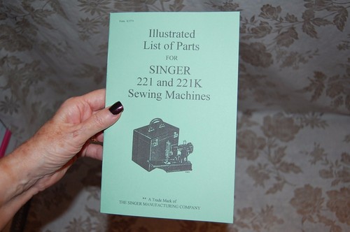 Illustrated Parts Manual to Service Singer Featherweight 221 221K ...