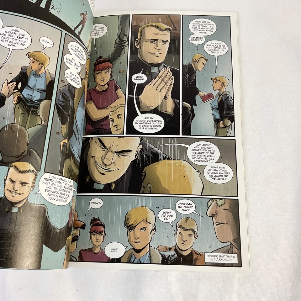 Comic Book/ Graphic Novel Bundle - Walking Dead, Deadpool etc (C3) CP ...