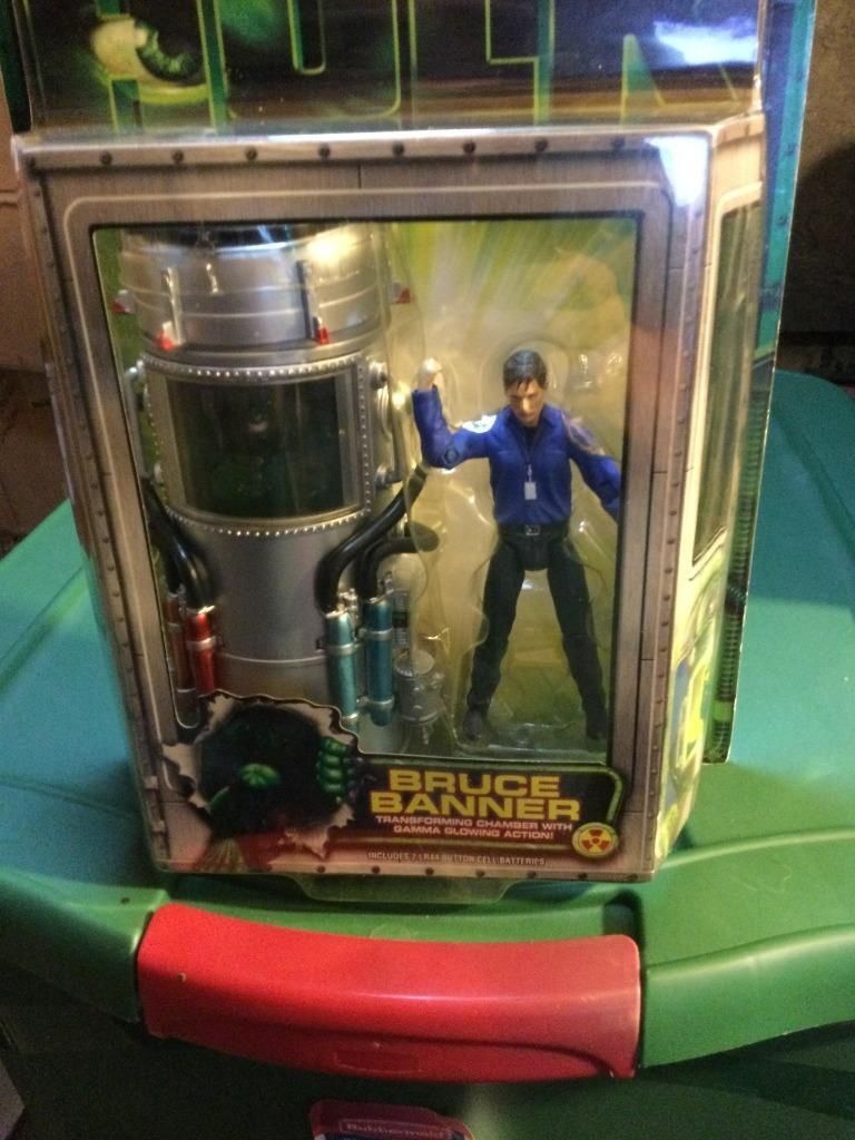 BRUCE BANNER TRANSFORMING CHAMBER WITH GAMMA GLOWING ACTION AWESOME ...