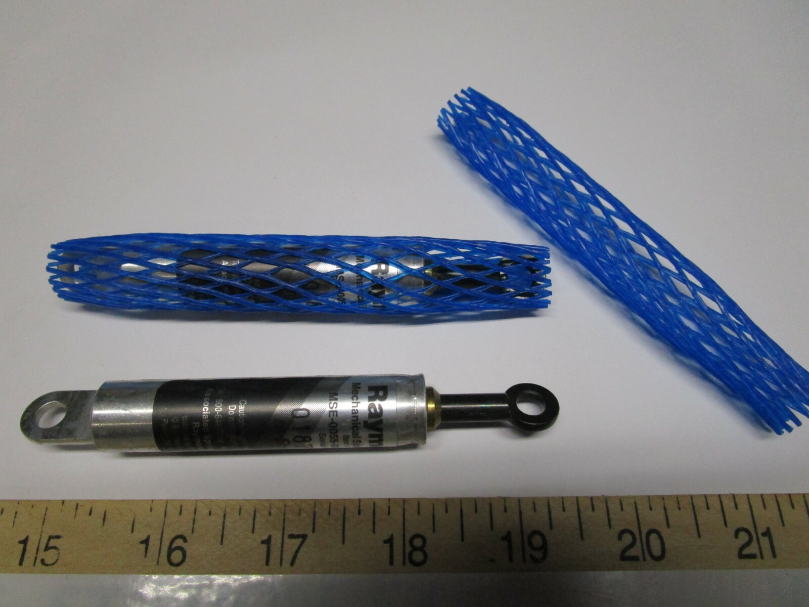 2 Raymond MECHANICAL SPRING STRUTS - 36 lb. - 4 1/4" Long - Small Hobby ...