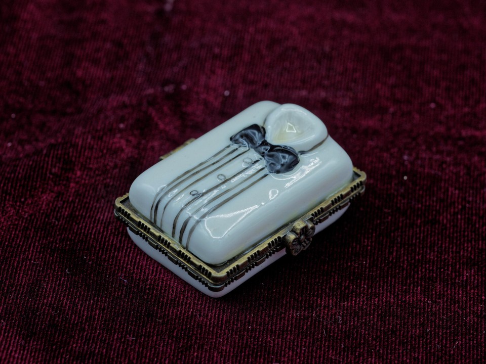 PHB Collectible Porcelain Hinged Trinket Box Great Gift for the Holiday ...