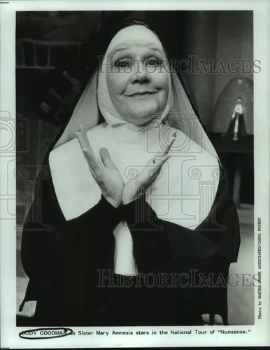 1989 Press Photo Dody Goodman as Sister Mary Amnesia stars in Nunsense ...