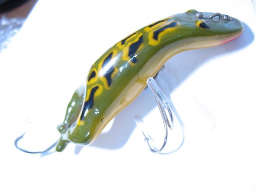 Heddon Luny Frog old plastic fishing lure. | eBay