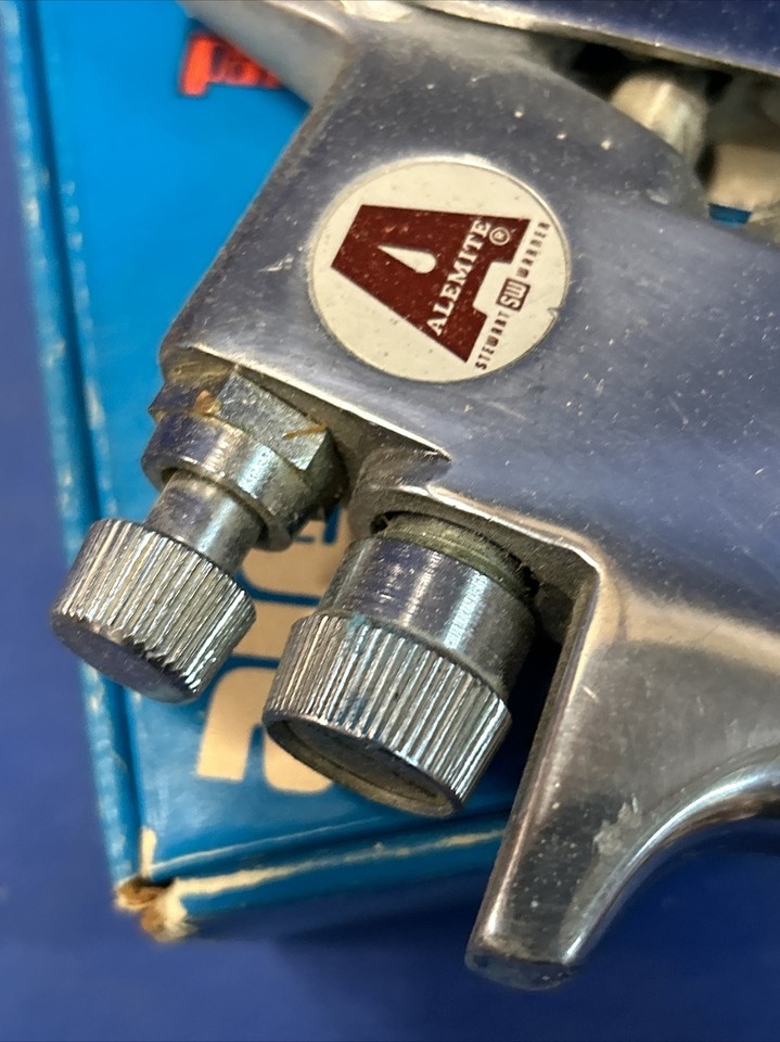 Vintage Alemite Stewart Warner 333450 2 quart pressure cup & Spray gun 7839 | eBay