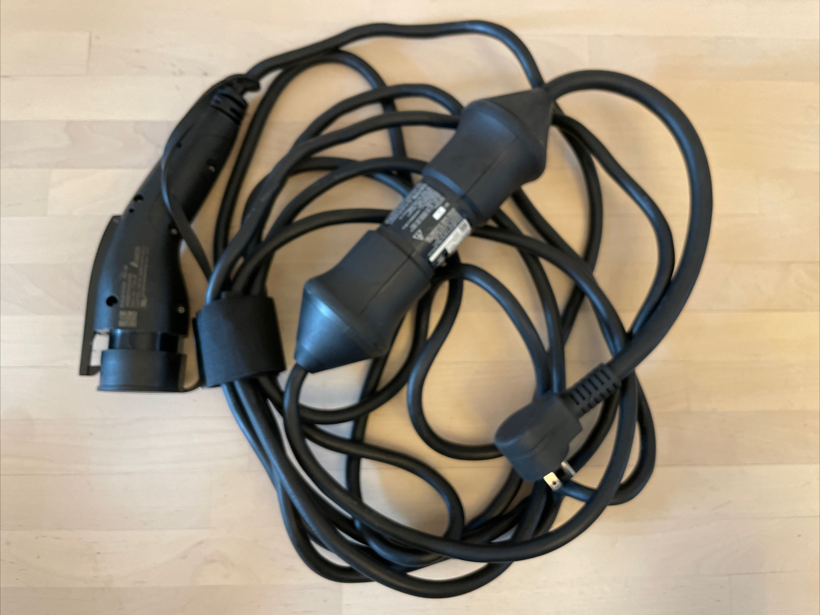 Volvo EV Charger C40 recharge S60 S90 XC60 XC90 OEM Charging Cord 15A 5 ...