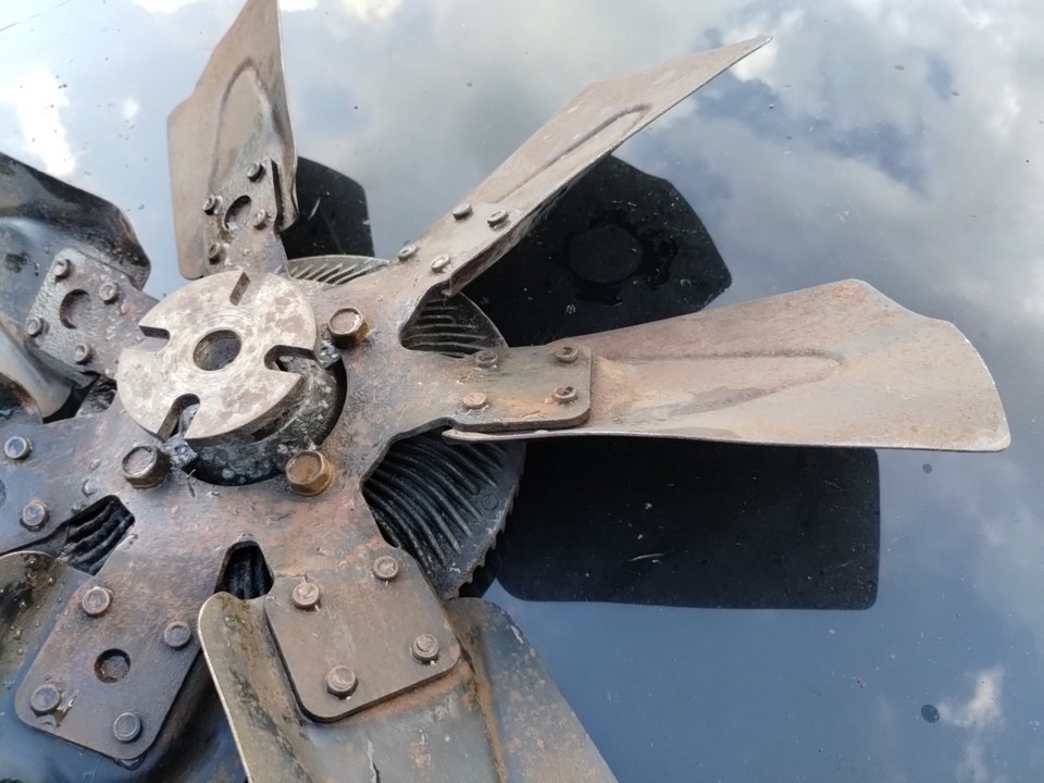 7 Blade Clutch Fan 18.5" Diameter Part #2863216 Mopar Chrysler Dodge ...