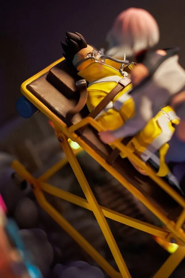 Cyberpunk Edgerunners Lucy David Runaway Stretcher Diorama LED Statue ...