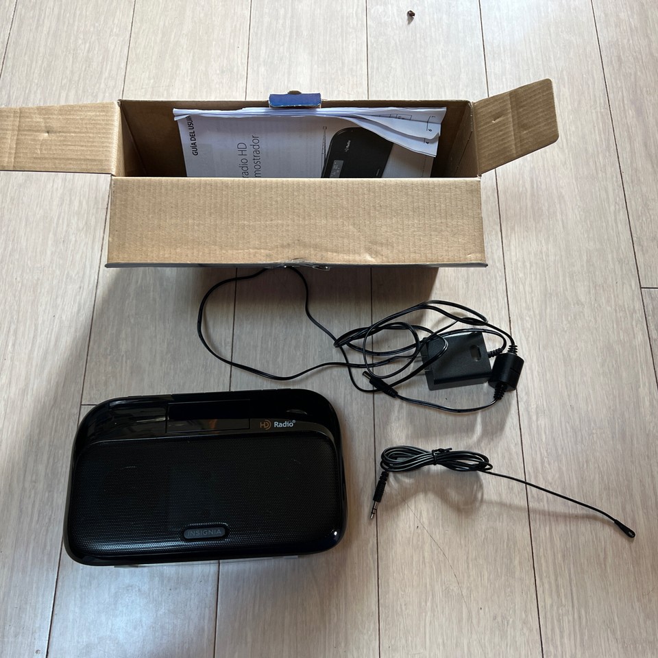 Insignia NS-HDRAD2 Tabletop FM/HD Radio Black. | eBay