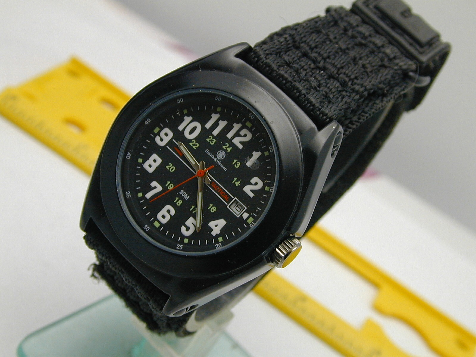 SMITH & WESSON TACTICAL WRIST WATCH RUNNING PERFECTLY… - Gem