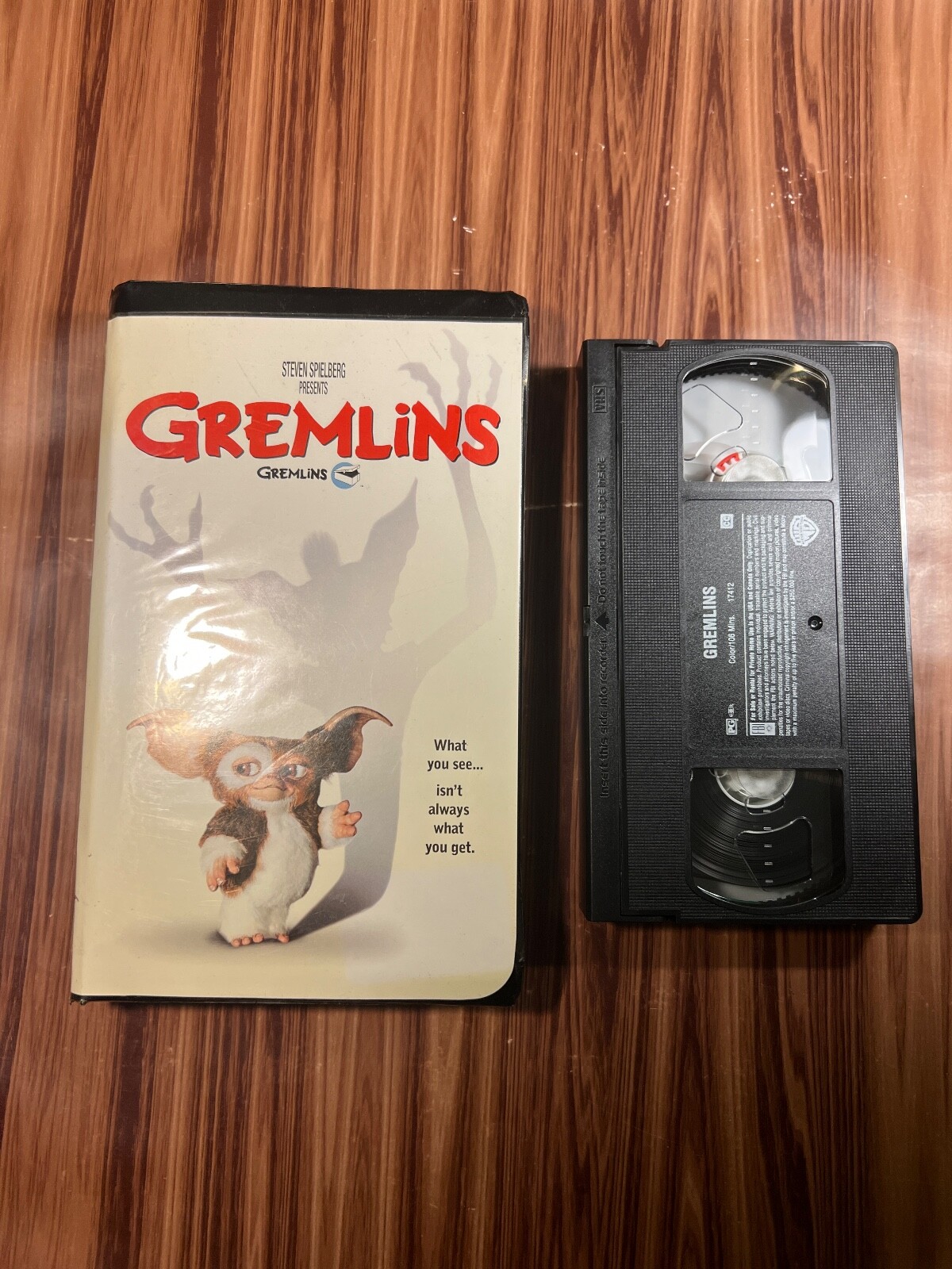Gremlins VHS 1984 Horror Sci-Fi Family Movie Steven Spielberg Clamshell ...