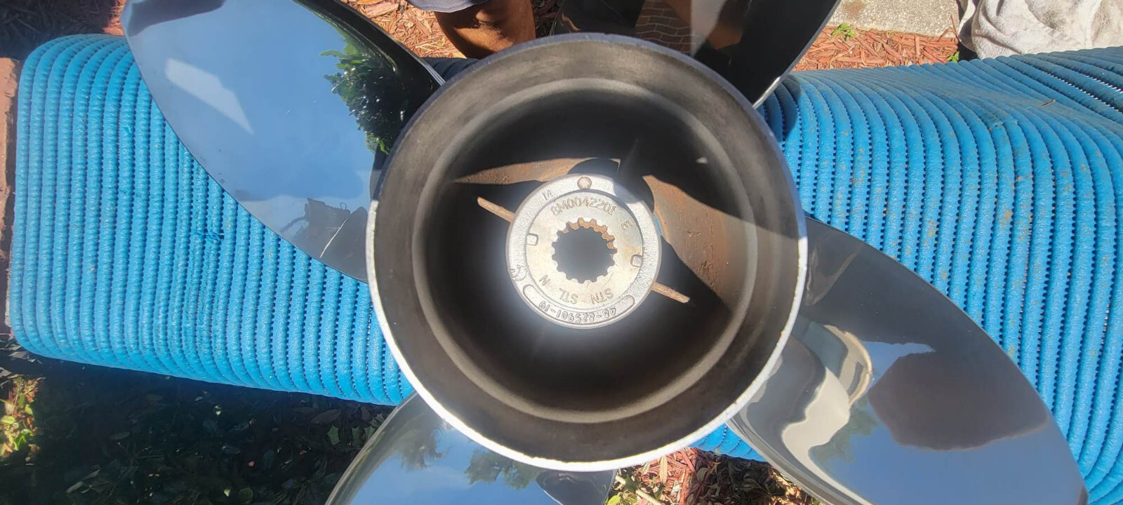 Mercury Offshore Stainless Steel 4- blade Propeller with Hub Excellent ...