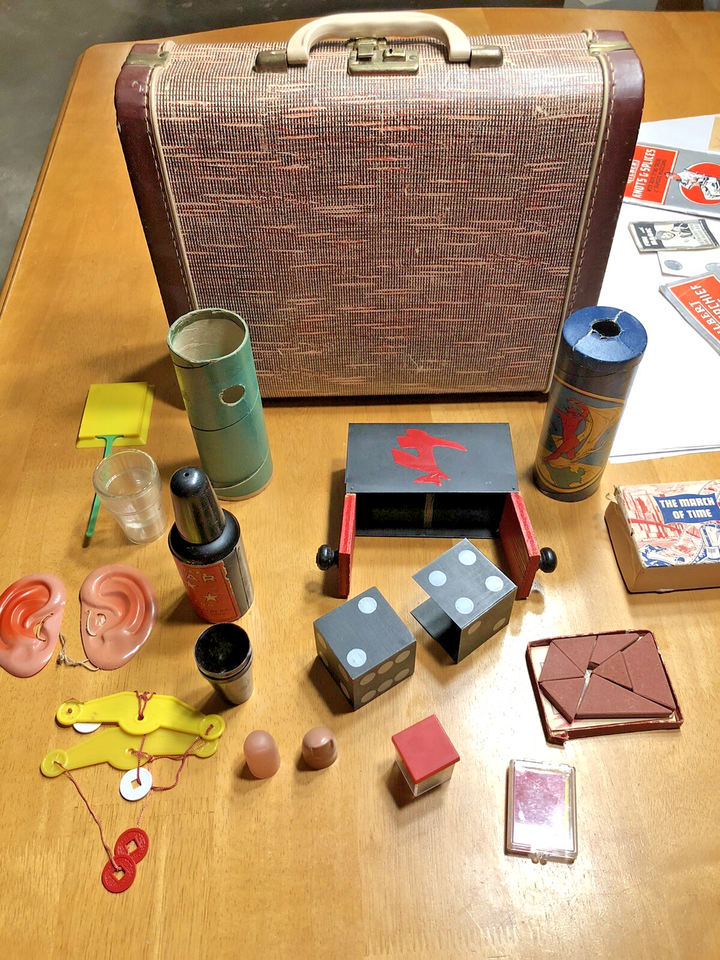 Attic Find ~ Rare Vintage Gilbert Mysto Magic Set w/Suitcase ~ Many ...