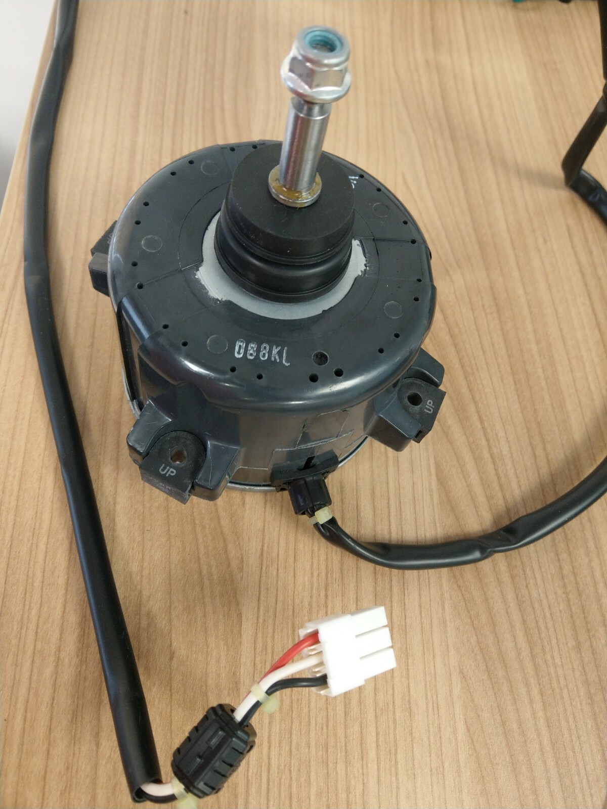 Daikin 5019571 Condenser Fan Motor RZASG100M7V1B 2P476174-1 1117 8821CG ...