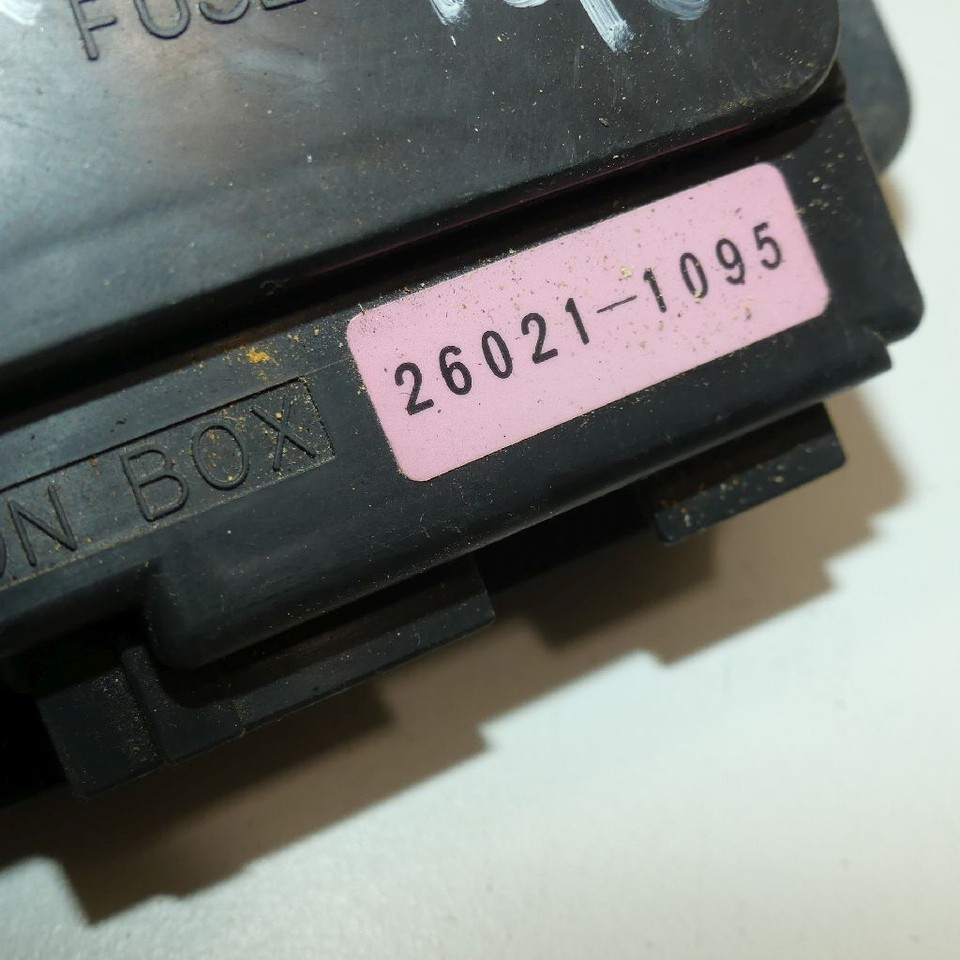 Kawasaki ZX-9R Year 98 Fuse Box 26021-1095 39303 | eBay UK